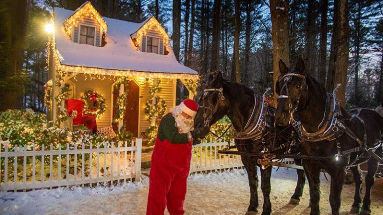 Santa's Christmas - Charmingfare Farm